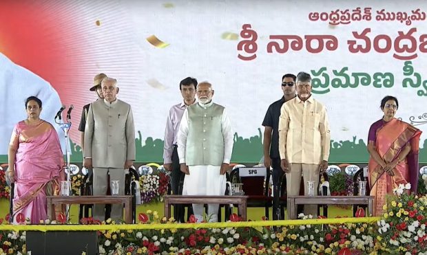 Chandrababu Naidu sworn in as Andhra Pradesh CM, Pawan Kalyan takes oath as Minister | udayavani