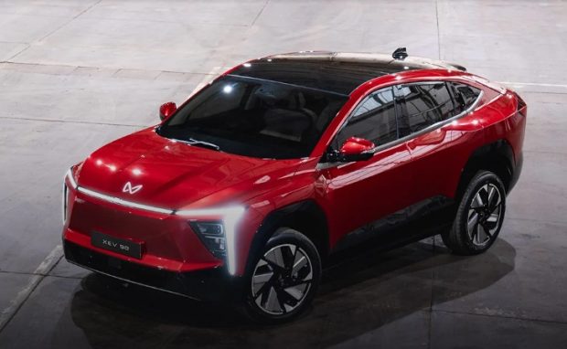 Mahindra expands EV portfolio, unveils two models | udayavani